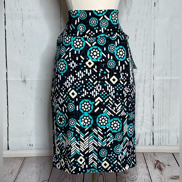 Skirts | Lula Roe Cassie | Poshmark